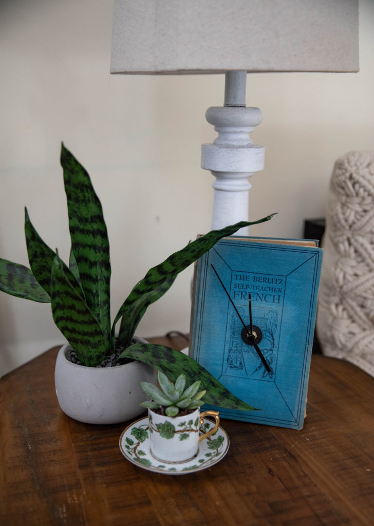 Create a DIY clock from a vintage book - by Marissa Zingg